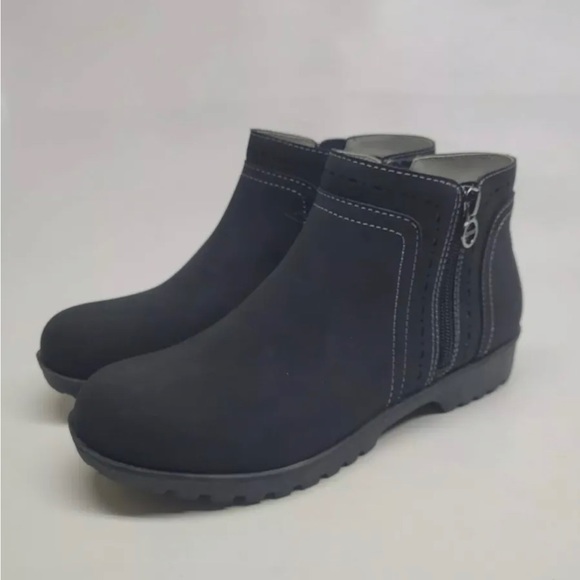 jsport | Shoes | J Sport Womens Jenna Ankle Boots Black Memory Foam ...
